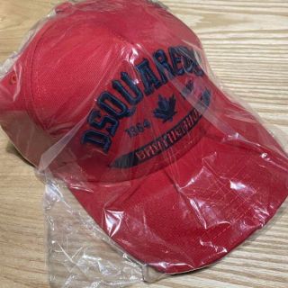 DSQUARED2(キャップ ・ レッド/赤色系)のフリマアイテム一覧 DSQUARED2(キャップ ・ レッド/赤色系)のフリマアイテム一覧