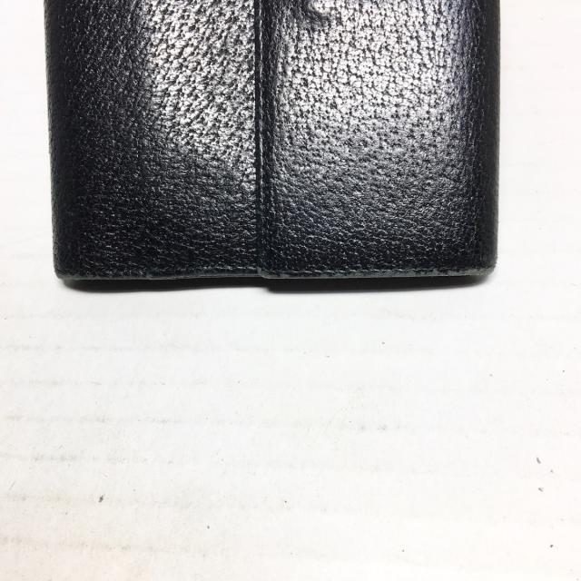 GUCCI - グッチ 2つ折り財布 - 黒×シルバー レザーの通販 by GUCCI - グッチ 2つ折り財布 - 黒×シルバー レザーの通販 by