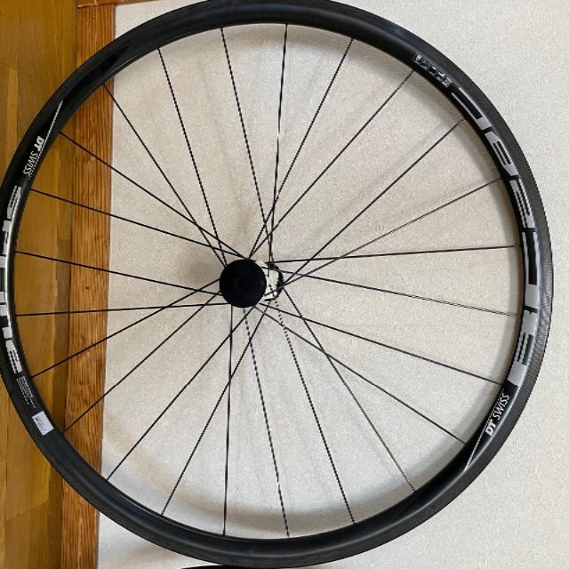 中古美品】DTswiss RC28C SPLINE カーボンホイール(DT Swissの 中古美品】DTswiss RC28C SPLINE カーボンホイール(DT Swissの