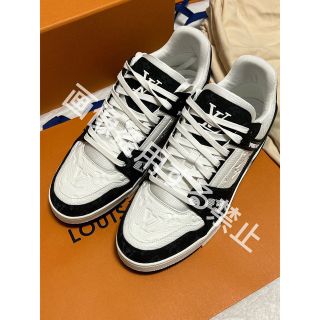 LOUIS VUITTON - レア完売品 ルイヴィトン LVトレイナー LOUIS VUITTON - レア完売品 ルイヴィトン LVトレイナー