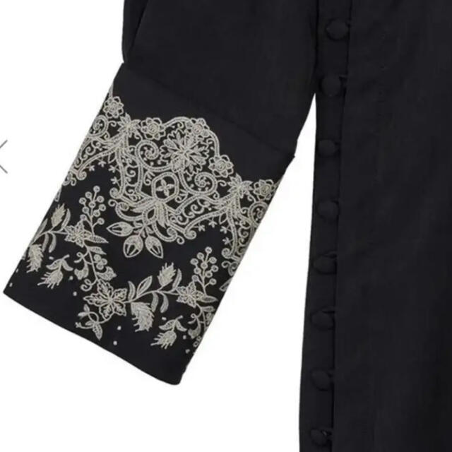 完売品✨‼️❤️AMERI❤️EMBROIDERY CUFF BLOUSE 完売品✨‼️❤️AMERI❤️EMBROIDERY CUFF BLOUSE
