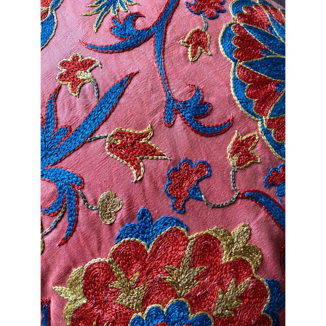 ウズベキスタン製 シルク スザニ刺繍 クッションカバー 60×49 SZN719 ウズベキスタン製 シルク スザニ刺繍 クッションカバー 60×49 SZN719