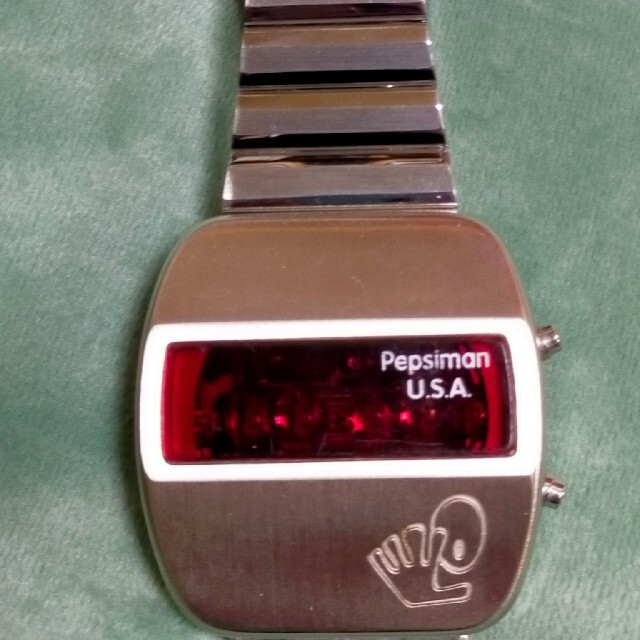 FOSSIL - ペプシマン 腕時計 FOSSILの通販 by にごう's shop FOSSIL - ペプシマン 腕時計 FOSSILの通販 by にごう's shop