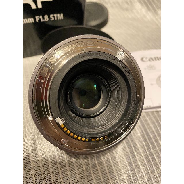 新品同様 Canon RF50mm F1.8 STM フード付き レンズ(単焦点) 新品同様 Canon RF50mm F1.8 STM フード付き レンズ(単焦点)