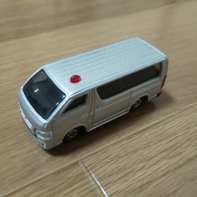 Takara Tomy - トミカ トヨタ ハイエース 覆面パトカーの通販 by Takara Tomy - トミカ トヨタ ハイエース 覆面パトカーの通販 by