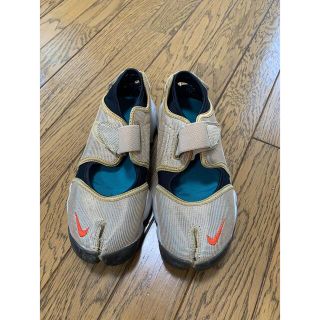 NIKE(ゴールド/金色系)のフリマアイテム一覧 NIKE(ゴールド/金色系)のフリマアイテム一覧