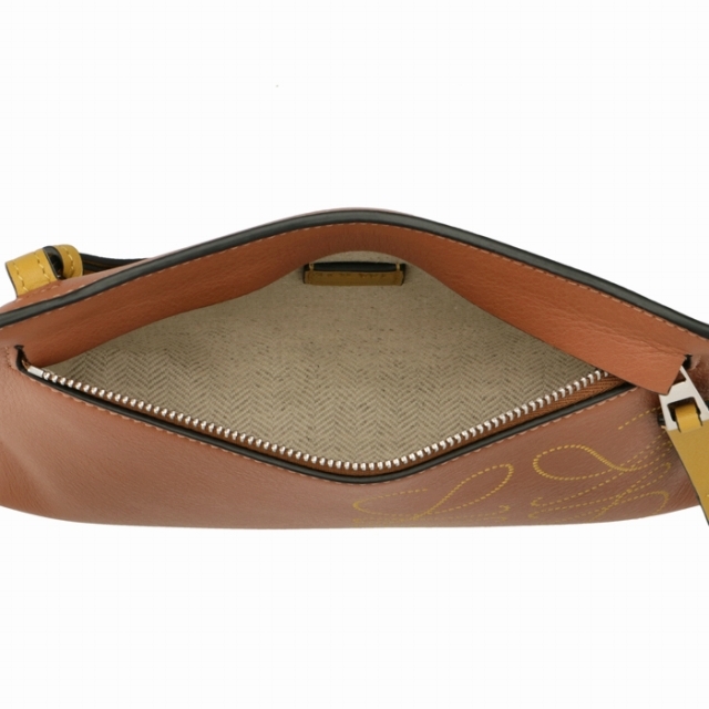 LOEWE - LOEWE Tポーチ ミニの通販 by AMAZING CIRCUS ラクマ店 LOEWE - LOEWE Tポーチ ミニの通販 by AMAZING CIRCUS ラクマ店
