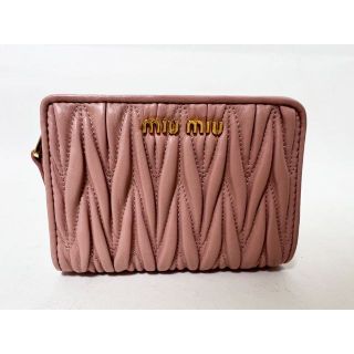 MIU MIU(財布 ・ ベージュ系)のフリマアイテム一覧 MIU MIU(財布 ・ ベージュ系)のフリマアイテム一覧