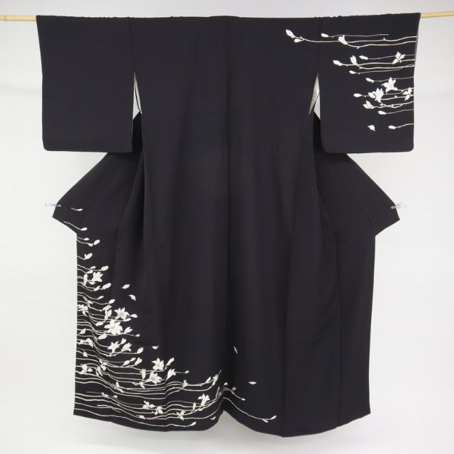 極上刺繍□特選訪問着◇こぶしの花模様◇黒金銀彩◇袷正絹着物 極上刺繍□特選訪問着◇こぶしの花模様◇黒金銀彩◇袷正絹着物