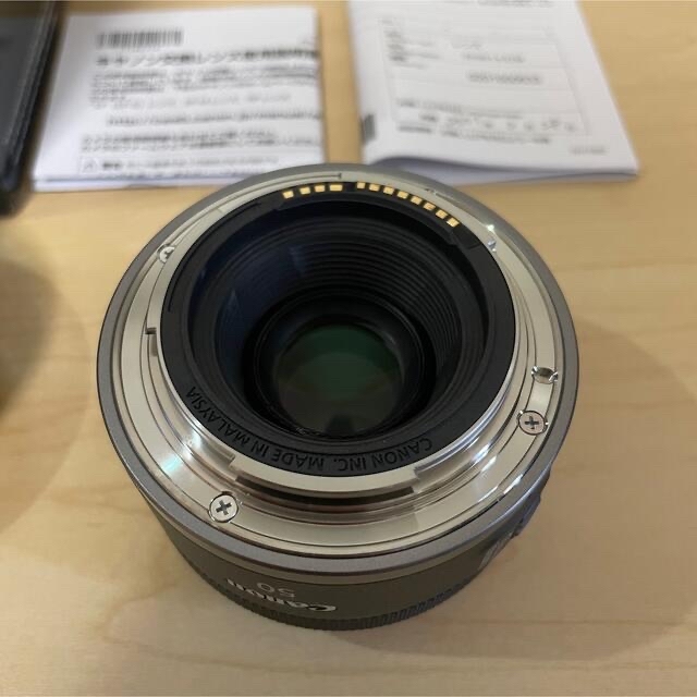cannon RF 50mm F1.8STM 単焦点レンズ+レンズフード 最安値 cannon RF 50mm F1.8STM 単焦点レンズ+レンズフード 最安値