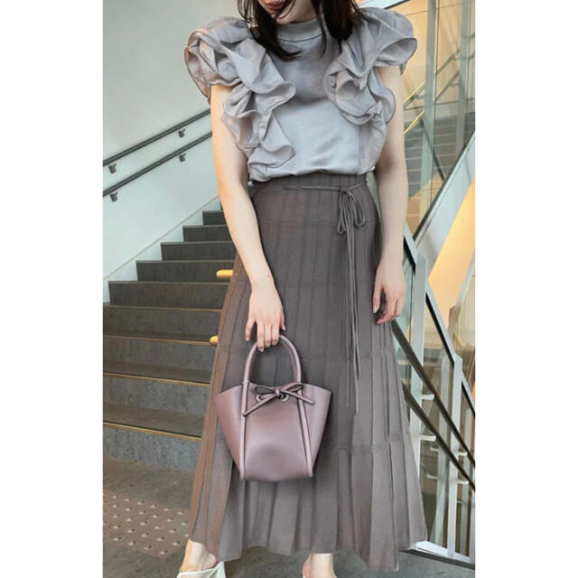 新品タグ付き FRAY I.D ラッフルスリーブブラウス 新品タグ付き FRAY I.D ラッフルスリーブブラウス
