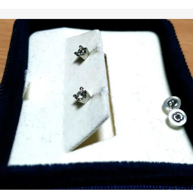 期間限定出品 PT900ダイヤモンドピアス MK(刻印あり) 期間限定出品 PT900ダイヤモンドピアス MK(刻印あり)