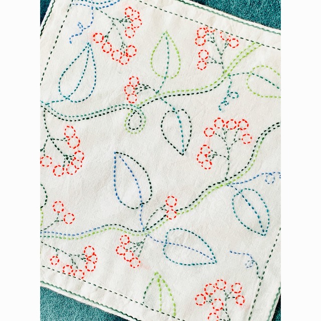 刺し子 花ふきん31×35㎝ 騒々しい 刺し子 花ふきん31×35㎝ 騒々しい