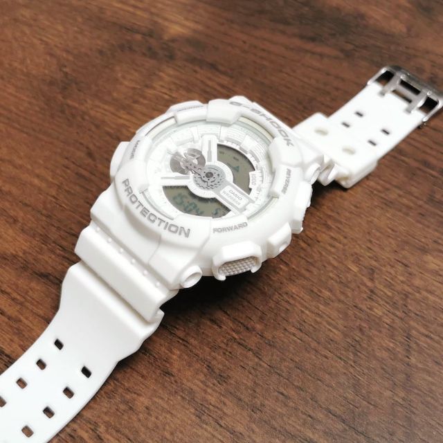 G-SHOCK GA-100/GA-110などに適合 ホワイト ベゼル・ベルトの G-SHOCK GA-100/GA-110などに適合 ホワイト ベゼル・ベルトの