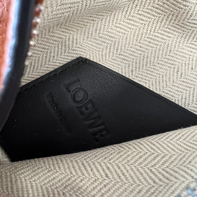 ロエベ LOEWE ブランドバーティカルTポケット ショルダーバッグ ロエベ LOEWE ブランドバーティカルTポケット ショルダーバッグ