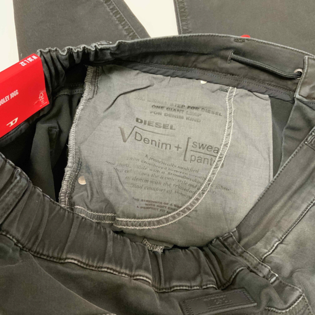 DIESEL - 洗練されたデザイン DIESEL JOGGJEANS W38L32 新モデル DIESEL - 洗練されたデザイン DIESEL JOGGJEANS W38L32 新モデル