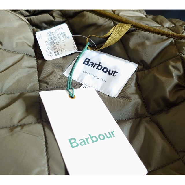 新品☆Barbour バブアー フーデッド キルティングコート 新品☆Barbour バブアー フーデッド キルティングコート