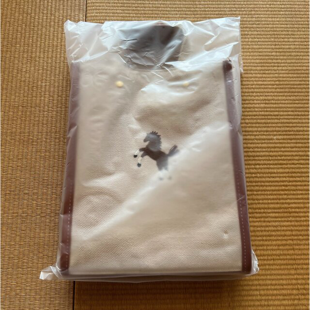 セブンテン seventen ワンポイント刺繍トートバッグ オフホワイト セブンテン seventen ワンポイント刺繍トートバッグ オフホワイト