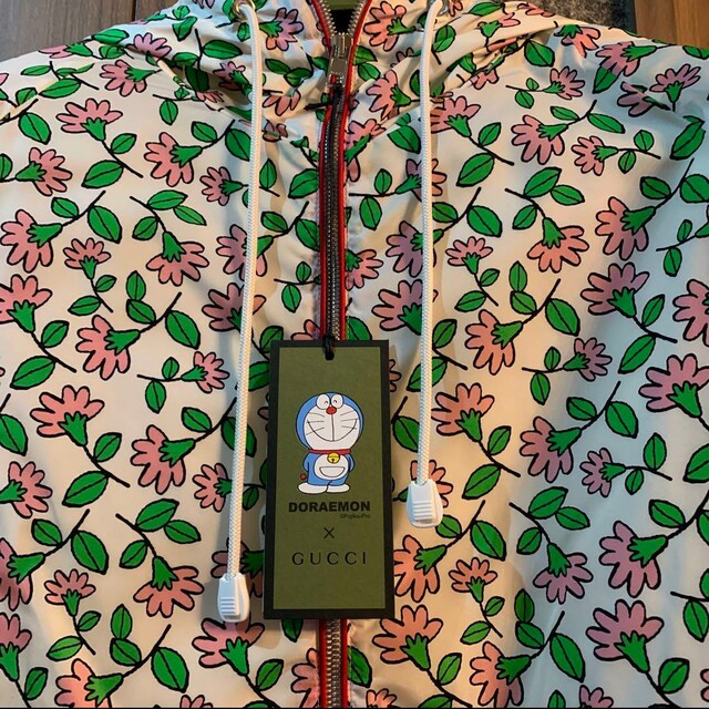 GUCCI - GUCCI ドラえもん フラワー 花柄 ナイロンジャケット GUCCI - GUCCI ドラえもん フラワー 花柄 ナイロンジャケット