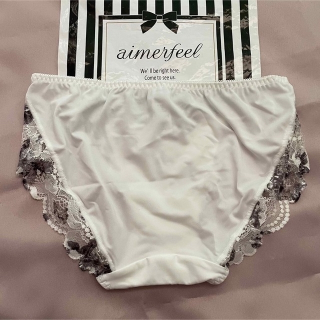 aimer feel - 新品❤️エメフィール 花柄 白黒 カシュクール 脇 aimer feel - 新品❤️エメフィール 花柄 白黒 カシュクール 脇