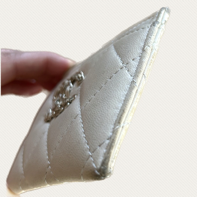 L I L様 専用 CHANEL カードケース 19 オフホワイト L I L様 専用 CHANEL カードケース 19 オフホワイト