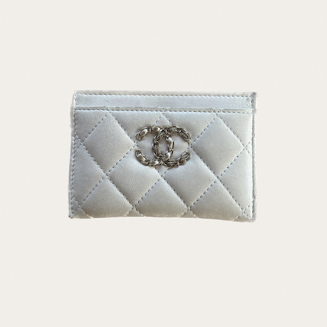 L I L様 専用 CHANEL カードケース 19 オフホワイト L I L様 専用 CHANEL カードケース 19 オフホワイト