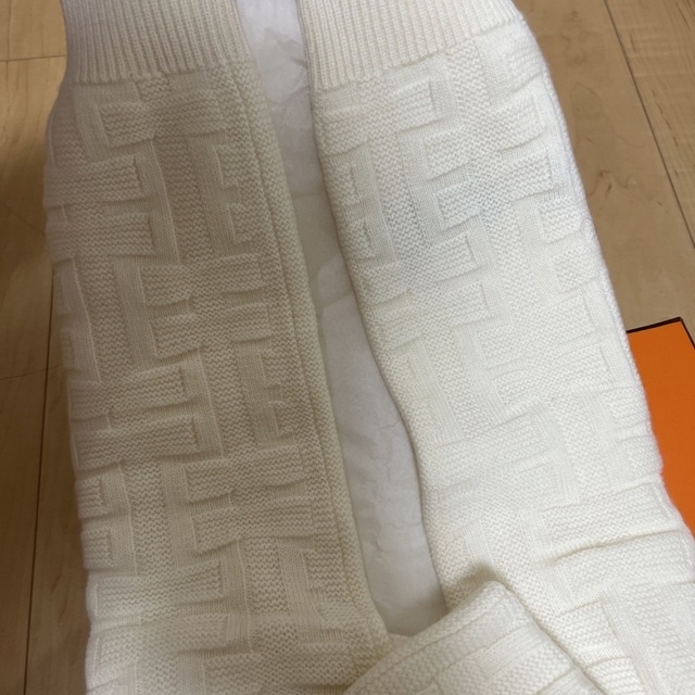 HERMES - HERMES エルメス 22AW秋冬 セーター 新品タグ付きの HERMES - HERMES エルメス 22AW秋冬 セーター 新品タグ付きの