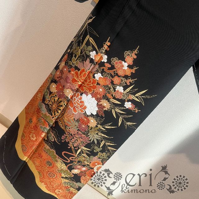 新品未使用】トールサイズ 5つ紋 金駒刺繍の花車 黒留袖 新品未使用】トールサイズ 5つ紋 金駒刺繍の花車 黒留袖