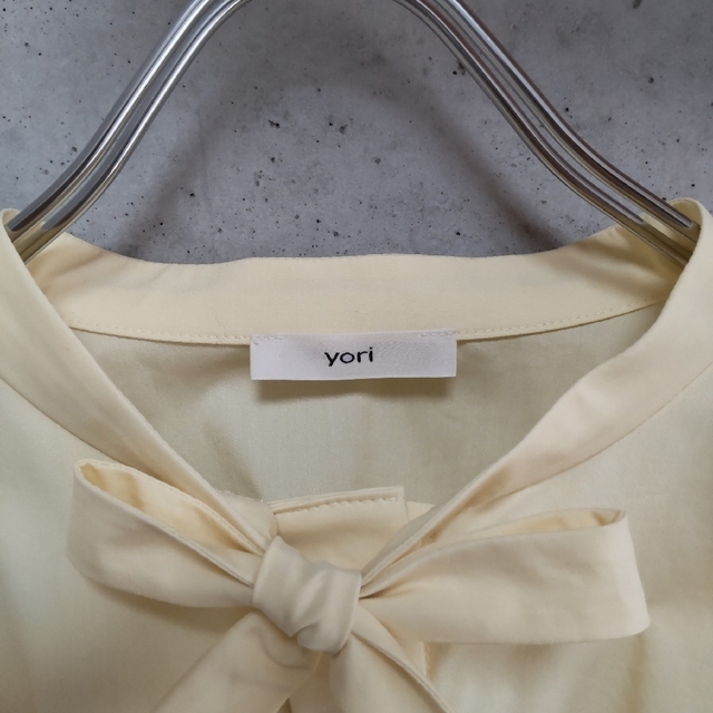 yori リボンパフスリーブブラウス 2021AW yori リボンパフスリーブブラウス 2021AW