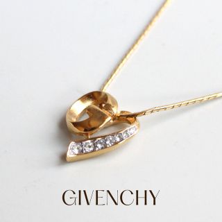 GIVENCHY(ハート ・ ネックレス)のフリマアイテム一覧 GIVENCHY(ハート ・ ネックレス)のフリマアイテム一覧