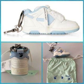 Off-White - Off-White / OOO KEYCHAINの通販 by 小さな洋服屋 Off-White - Off-White / OOO KEYCHAINの通販 by 小さな洋服屋