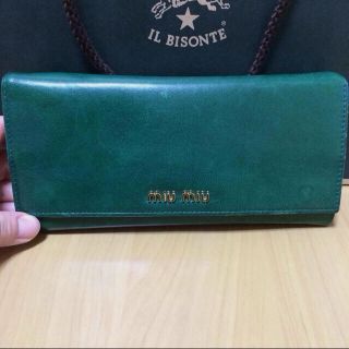 MIU MIU(財布 ・ グリーン・カーキ/緑色系)のフリマアイテム一覧 MIU MIU(財布 ・ グリーン・カーキ/緑色系)のフリマアイテム一覧