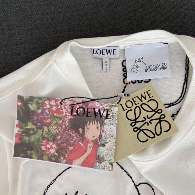 LOEWE 千と千尋の神隠しコラボTシャツ トップス LOEWE 千と千尋の神隠しコラボTシャツ トップス