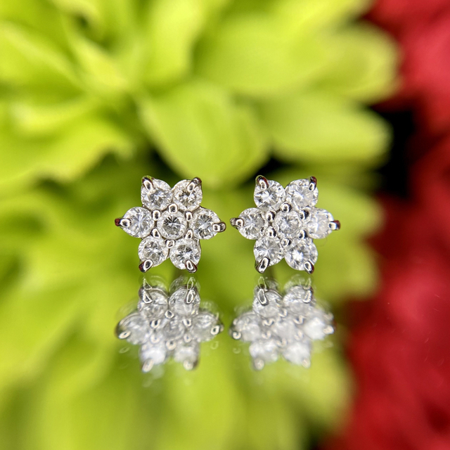 専用です』天然ダイヤモンド ピアス 計0.30ct PT900 専用です』天然ダイヤモンド ピアス 計0.30ct PT900