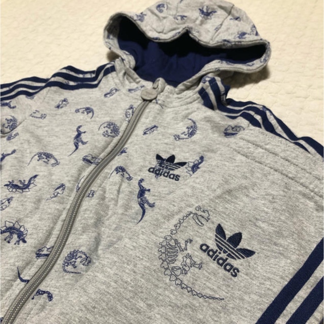 adidas - アディダス 恐竜柄ジャージセットアップの通販 by adidas - アディダス 恐竜柄ジャージセットアップの通販 by