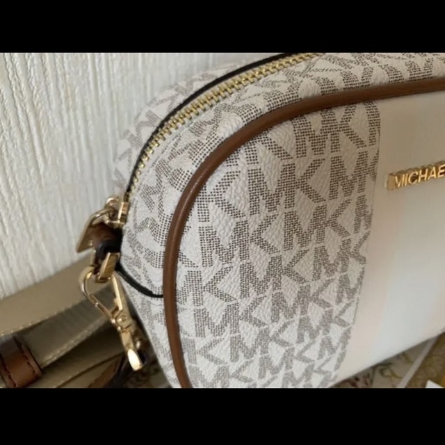 MICHAEL KORS - マイケルコース ショルダーバッグ 小さい 小さめ MICHAEL KORS - マイケルコース ショルダーバッグ 小さい 小さめ
