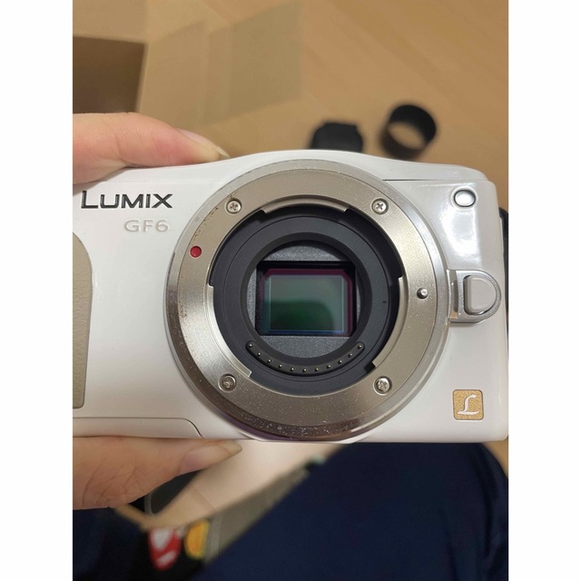 LUMIX ミラーレス一眼レフ 白 LUMIX ミラーレス一眼レフ 白