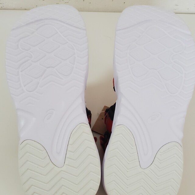 ヤンチェオンテンバール J_O×ASICS LlMlTED 【新品 サンダル】の ヤンチェオンテンバール J_O×ASICS LlMlTED 【新品 サンダル】の