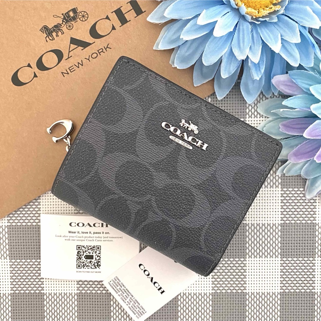 新品】COACH コーチ デニム チャーム付き 折り財布 新品】COACH コーチ デニム チャーム付き 折り財布
