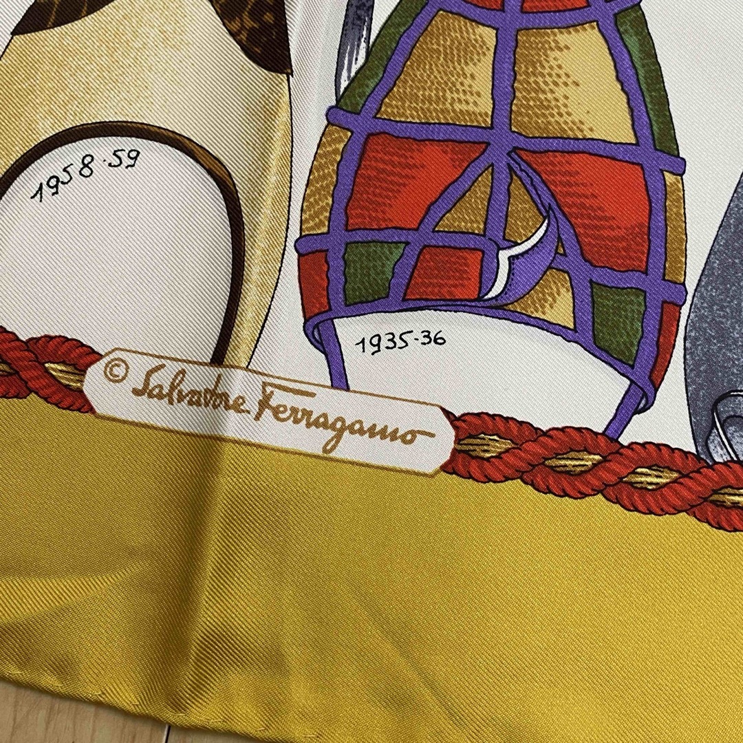 Salvatore Ferragamo - サルバドーレ フェラガモ スカーフ 靴柄 Salvatore Ferragamo - サルバドーレ フェラガモ スカーフ 靴柄