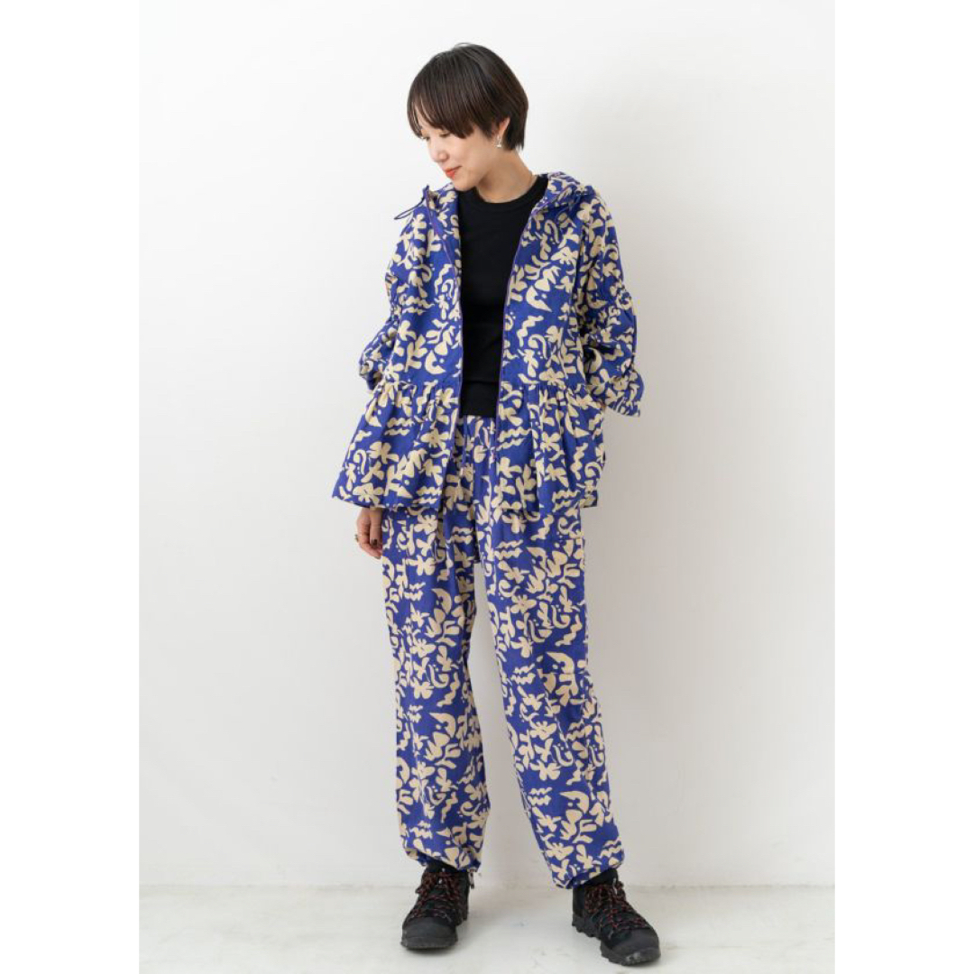 Sara くり貫き mallika フラワープリント フード付きジャケット Sara くり貫き mallika フラワープリント フード付きジャケット