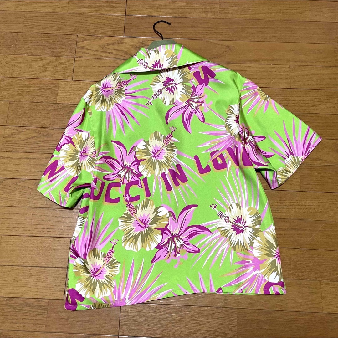 期間限定⚫︎GUCCIグッチ22LOVEPARADE黄緑地×ピンク半袖シャツ新品 期間限定⚫︎GUCCIグッチ22LOVEPARADE黄緑地×ピンク半袖シャツ新品