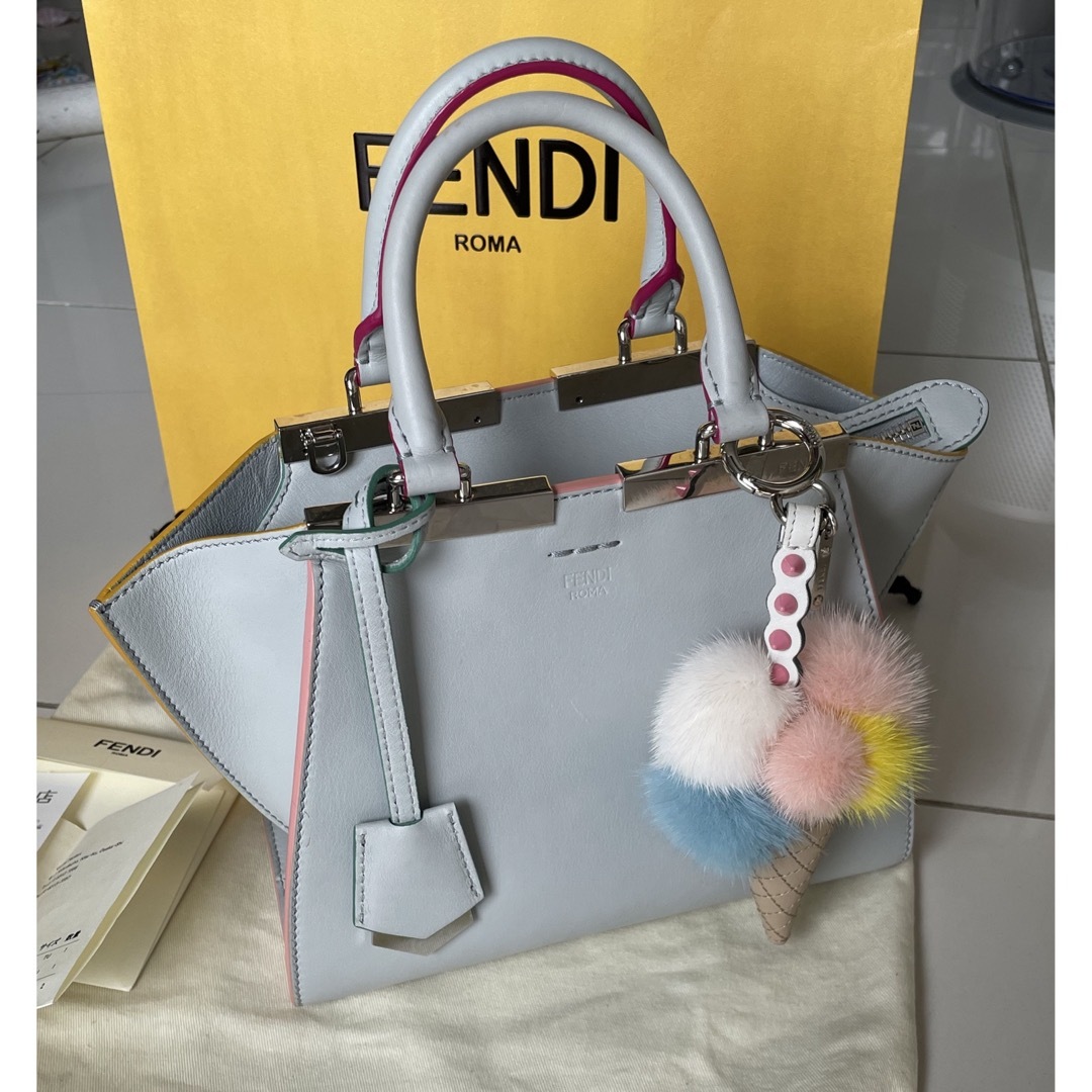 FENDIチャーム アイスクリーム キーホルダー FENDIチャーム アイスクリーム キーホルダー