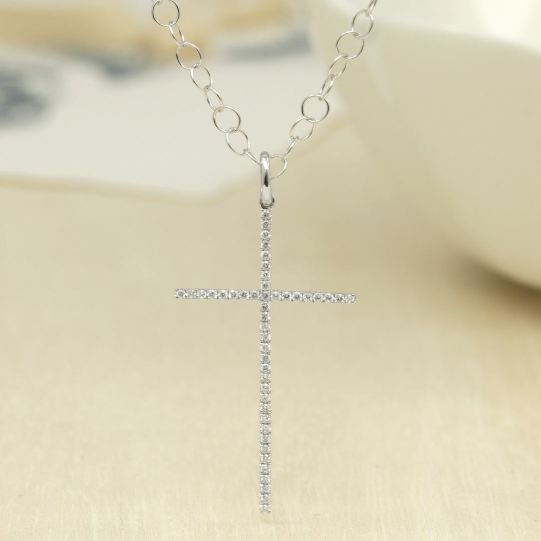 ダイヤモンドのクロスデザインロングネックレス K18WG ダイヤモンドのクロスデザインロングネックレス K18WG
