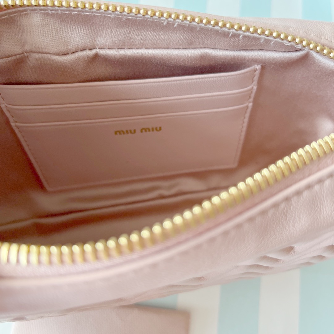 極美品】ミュウミュウ MIUMIU キルティングチェーンショルダーバッグ 極美品】ミュウミュウ MIUMIU キルティングチェーンショルダーバッグ