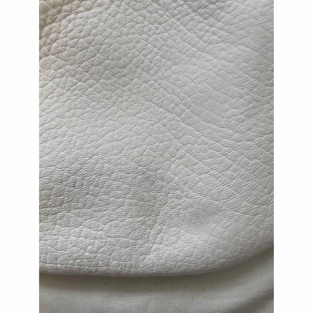 aeta round one shoulder S/white aeta round one shoulder S/white