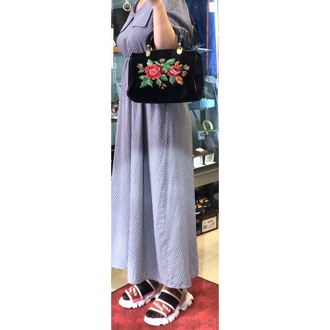 FEILER - フェイラー 黒 花柄 バッグ 18668409の通販 by FEILER - フェイラー 黒 花柄 バッグ 18668409の通販 by