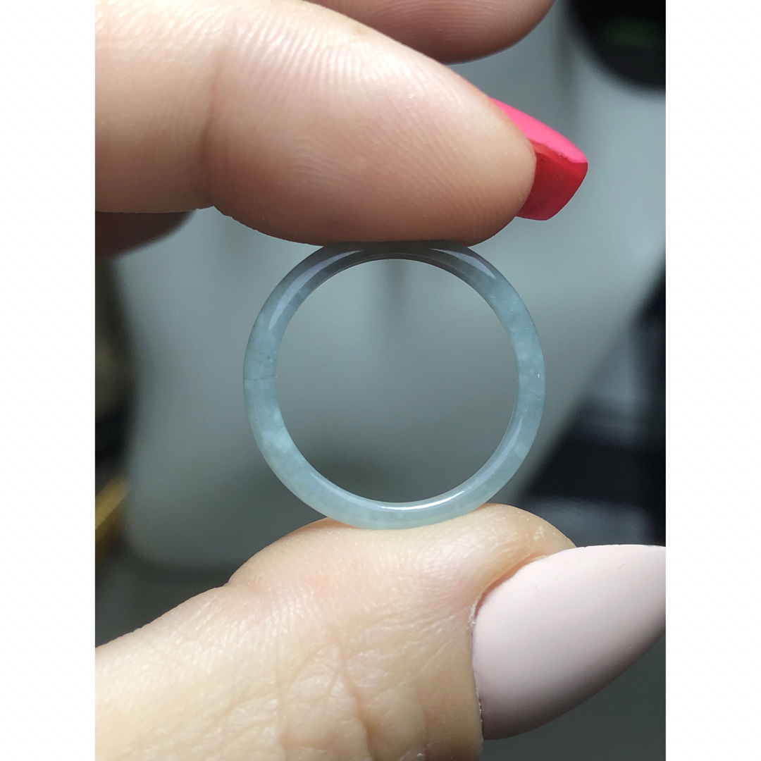 ミャンマー産天然本翡翠A貨 くりぬきリング指輪 新品 送料無料の ミャンマー産天然本翡翠A貨 くりぬきリング指輪 新品 送料無料の