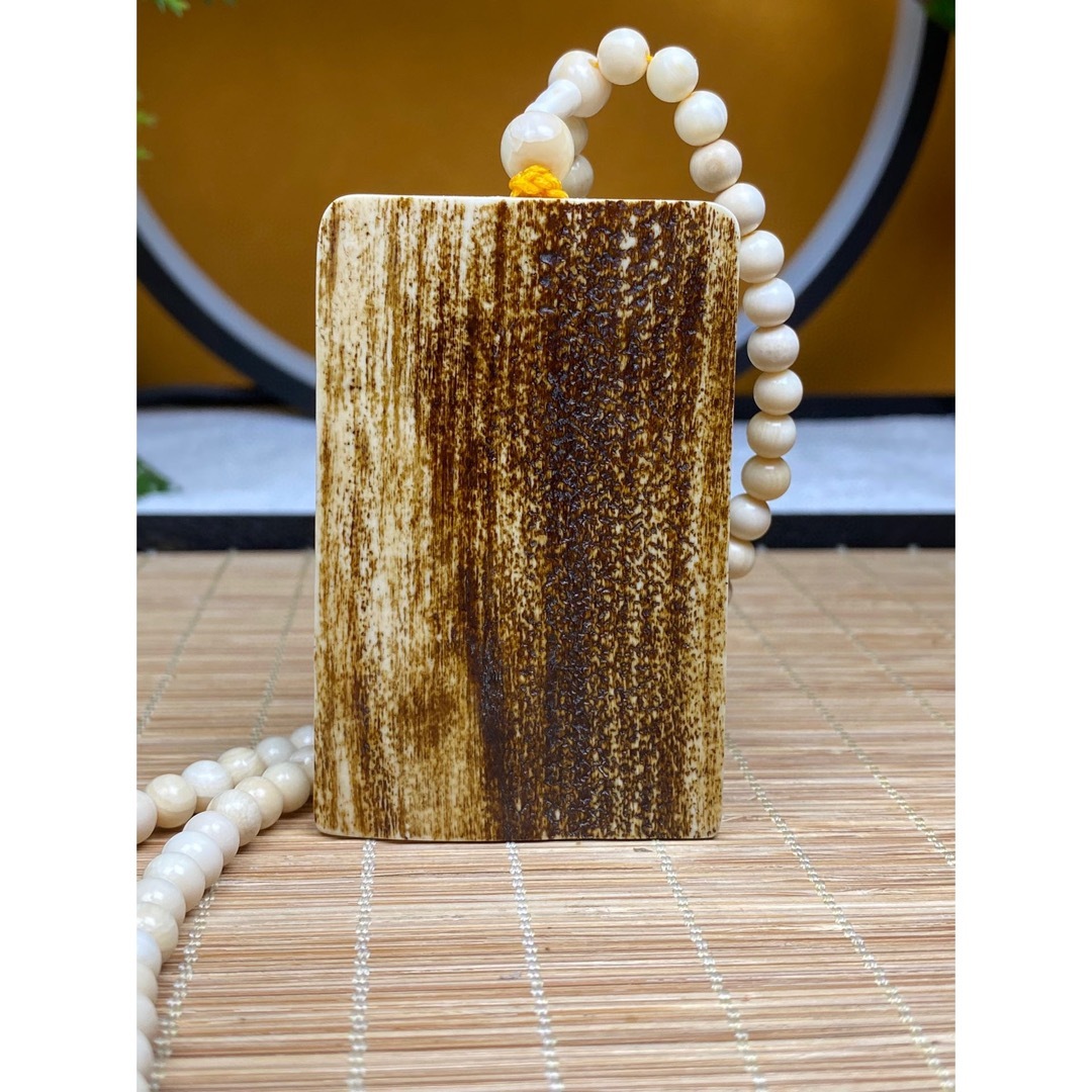 天然マンモス牙精巧な手作り彫刻黄財神 ネックレス 天然マンモス牙精巧な手作り彫刻黄財神 ネックレス