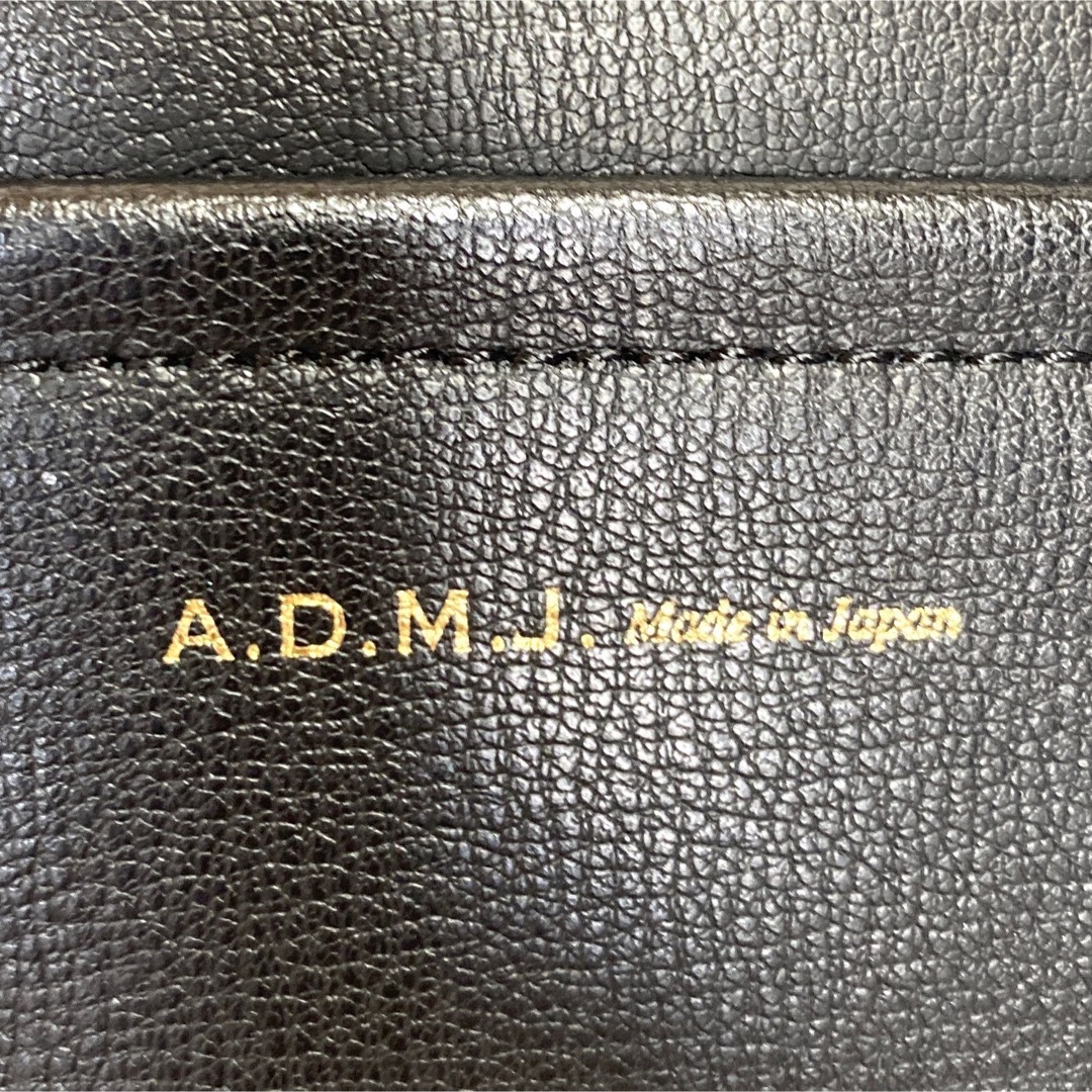 美品】A.D.M.J レザー 黒 ゴールド金具 ショルダークロスボディ 美品】A.D.M.J レザー 黒 ゴールド金具 ショルダークロスボディ